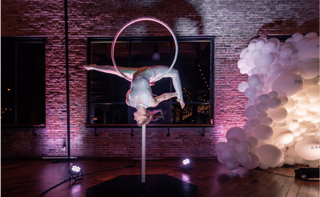 Weddings (and celebrations) - Sora Contemporary Circus
